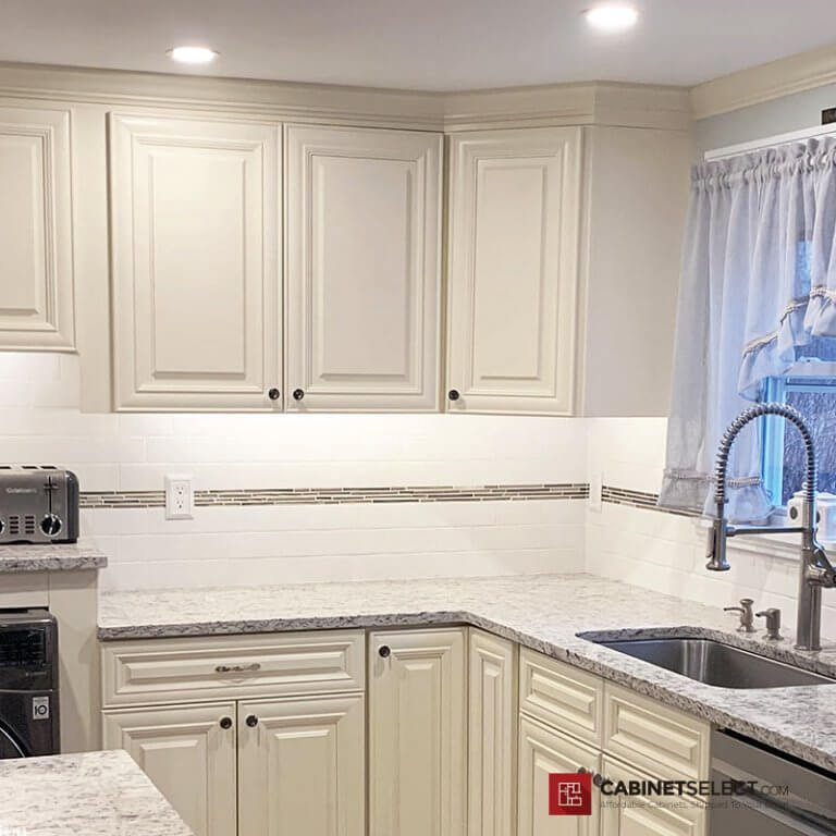 15 Popular Kitchen Cabinet Styles and Colors (And Why People Love Them ...